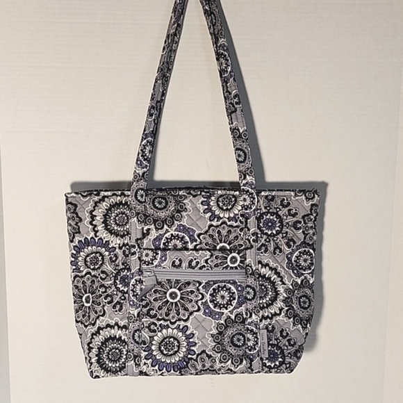 Vera Bradley | Bags | Beautiful Vera Bradley Tote Bag In Retired ...